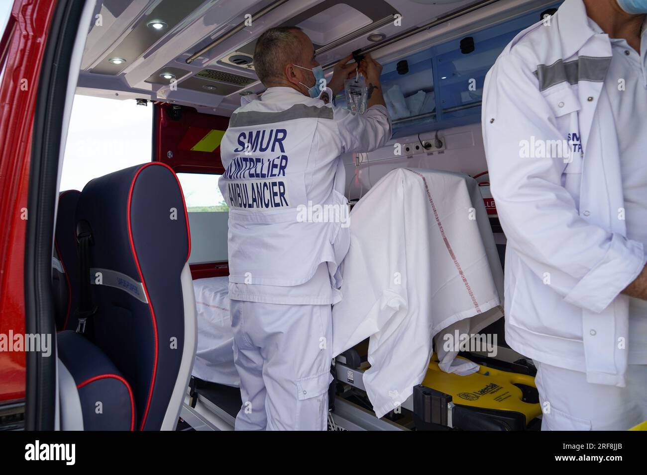 A hospital-based emergency service operates 24 hours a day, 7 days a ...