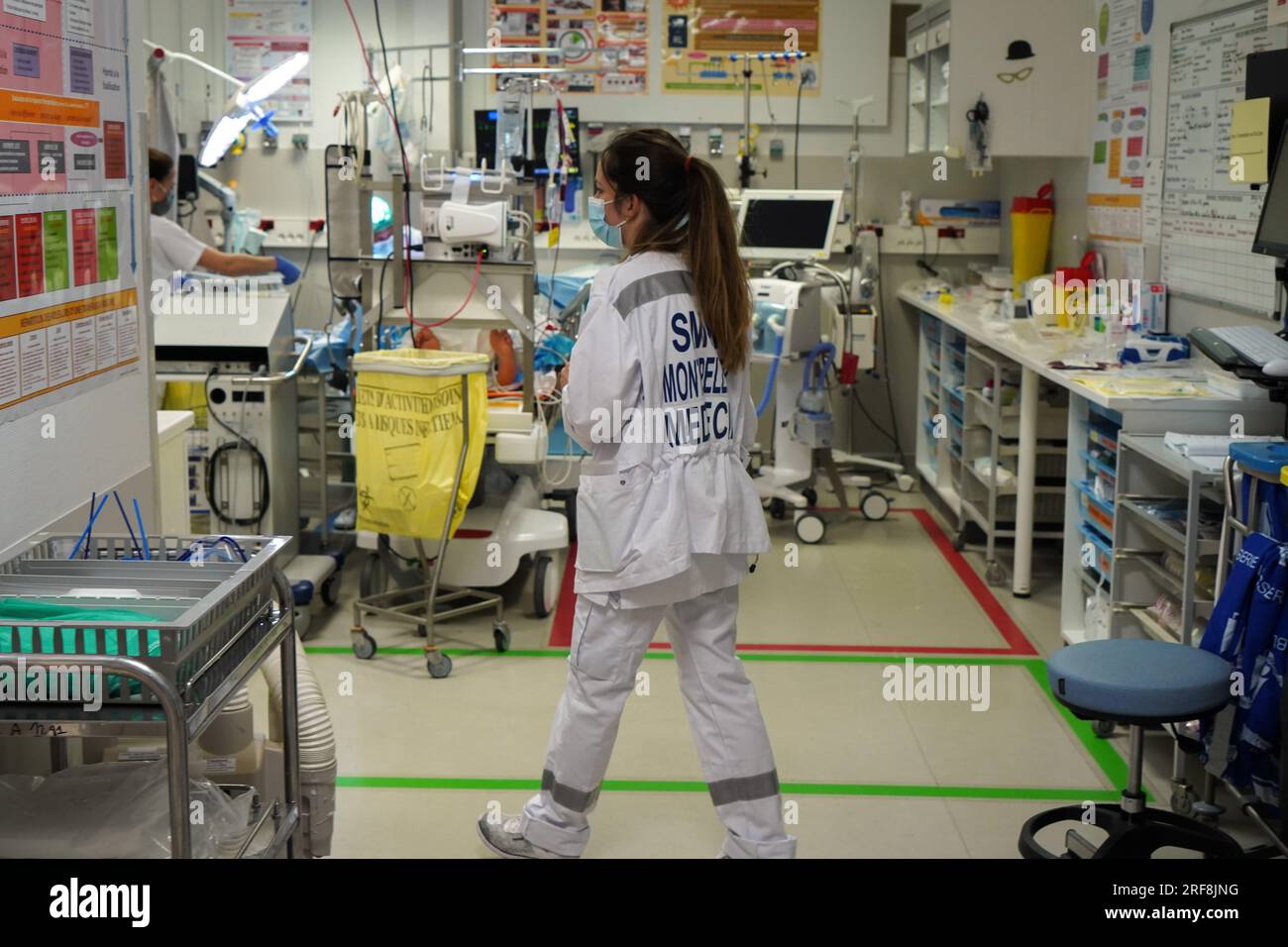 A hospital-based emergency service operates 24 hours a day, 7 days a ...