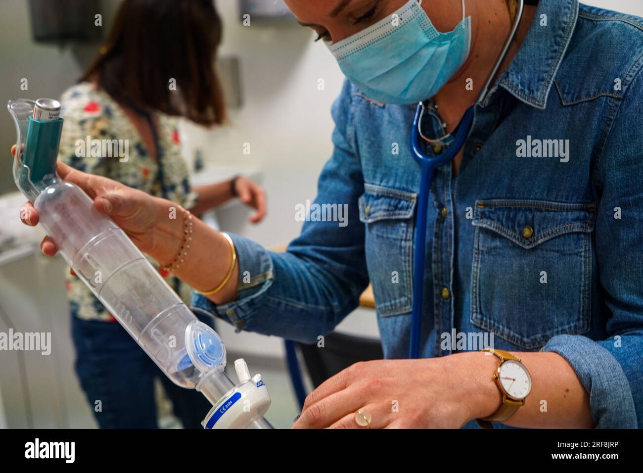 General practitioners are trained in pediatric emergency procedures. A ...