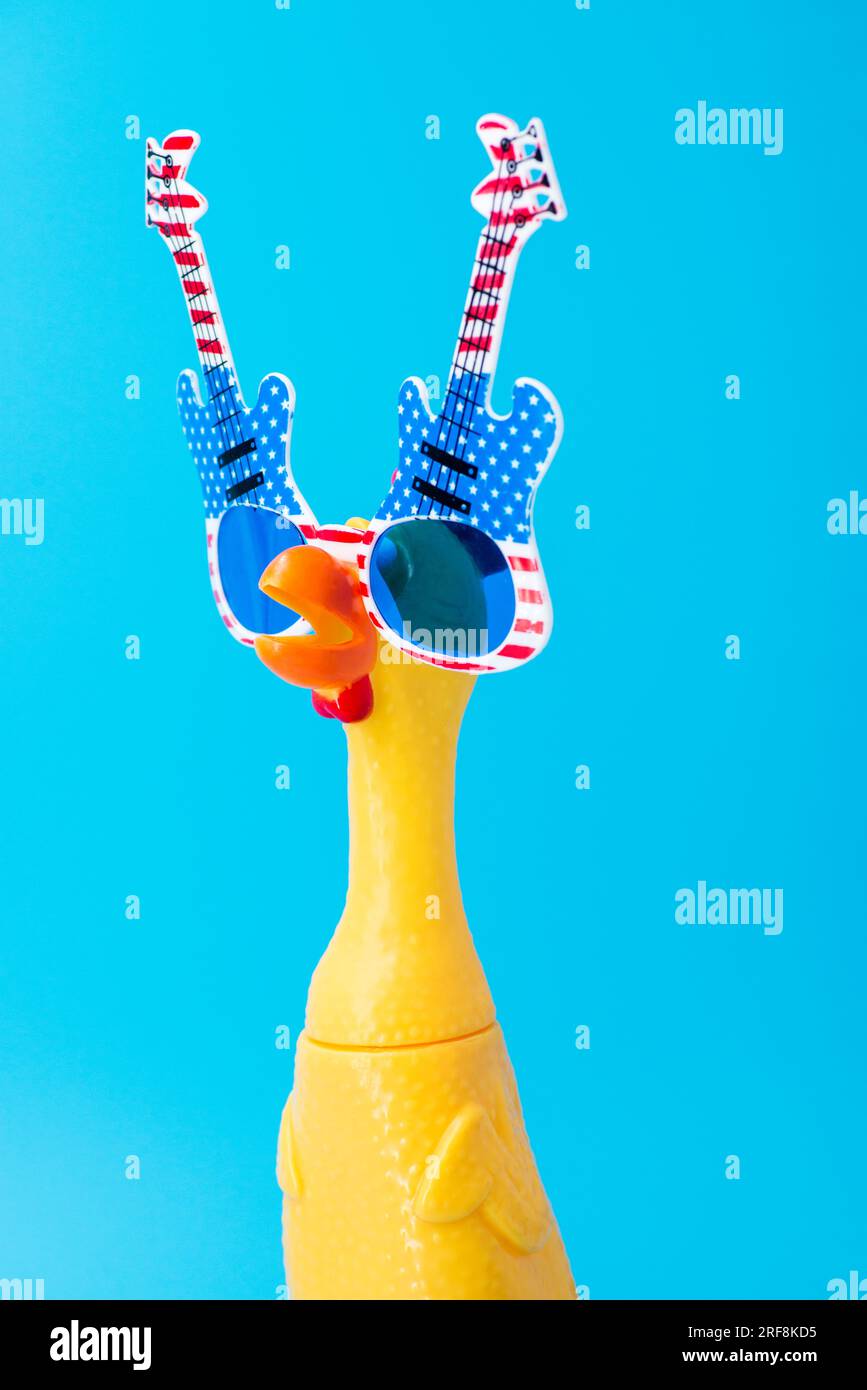 Rooster scream hi-res stock photography and images - Alamy