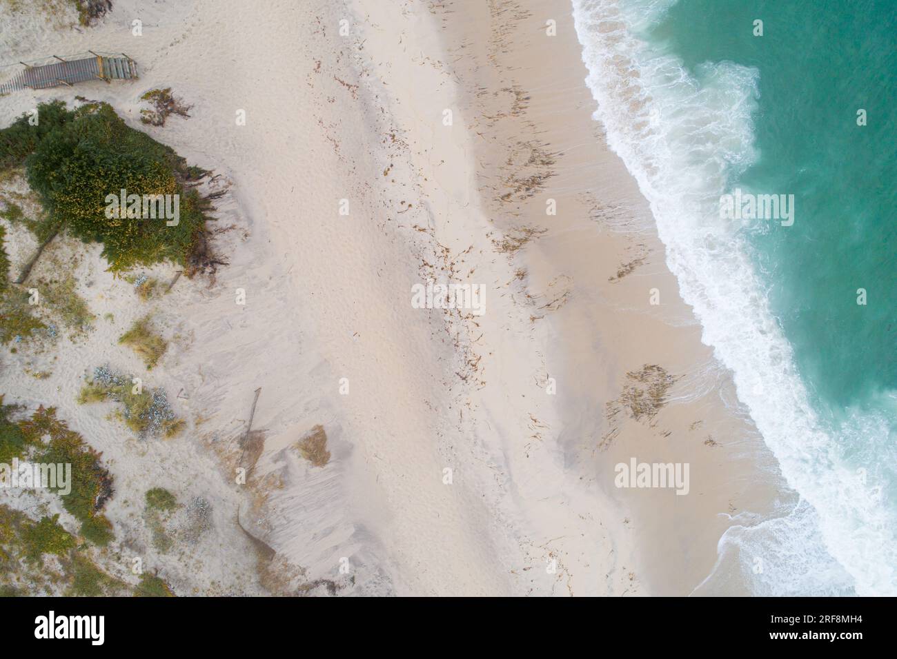 Overhead shot tropical resort beach hi-res stock photography and images ...