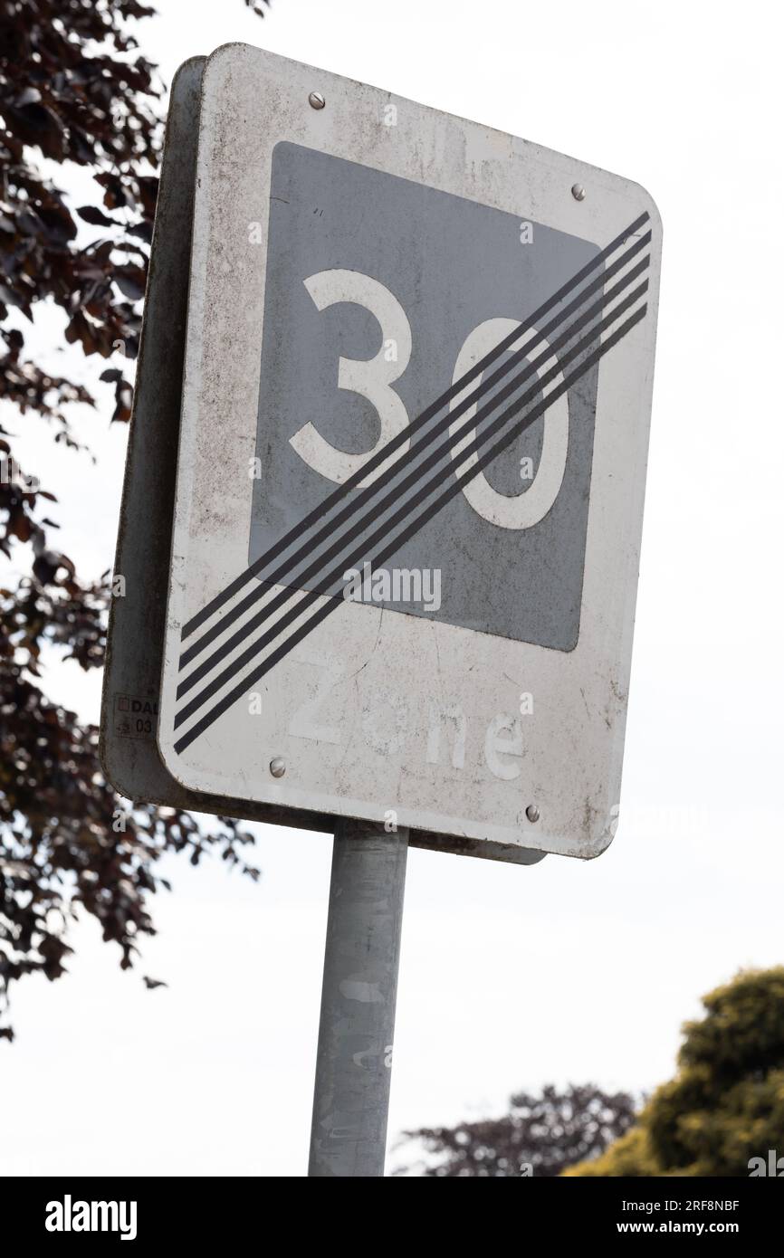 Max 30 km per hour speed zone cancelled, road sign Stock Photo - Alamy