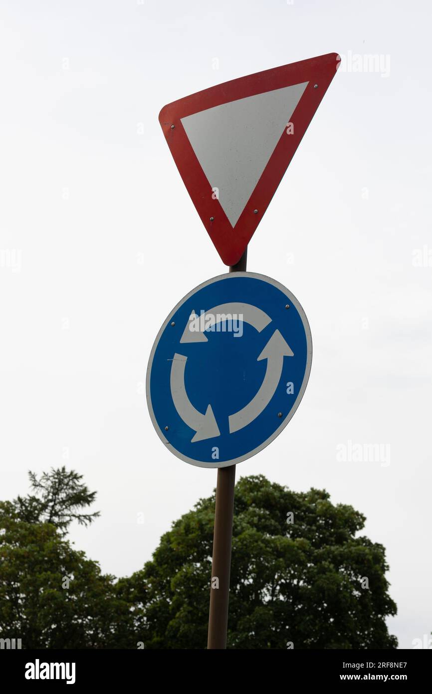 Signal roundabout hi-res stock photography and images - Alamy