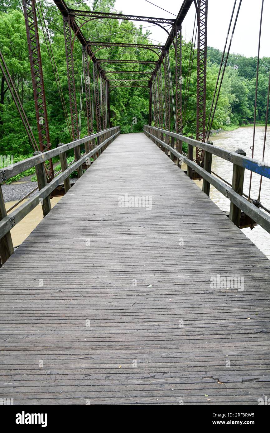 Old wooden boardwalk hi-res stock photography and images - Alamy
