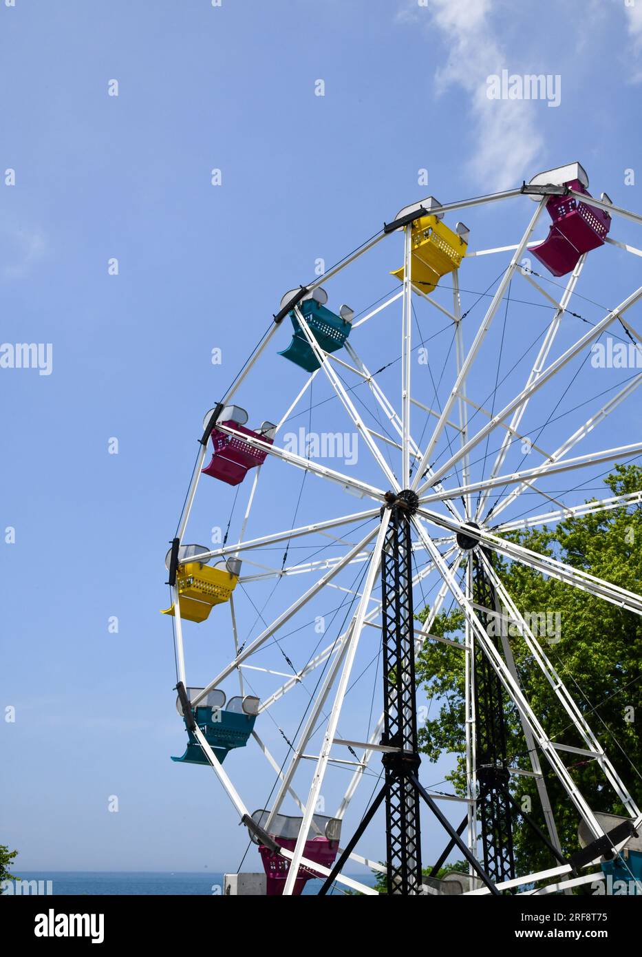 Vintage colorful Ferris Wheel amusement park ride Stock Photo - Alamy