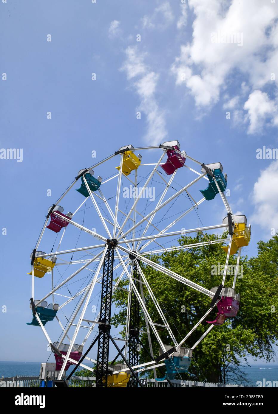 Vintage colorful Ferris Wheel amusement park ride Stock Photo - Alamy