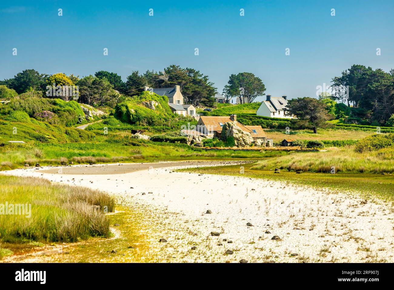 On the road in beautiful Brittany with all its highlights - France ...