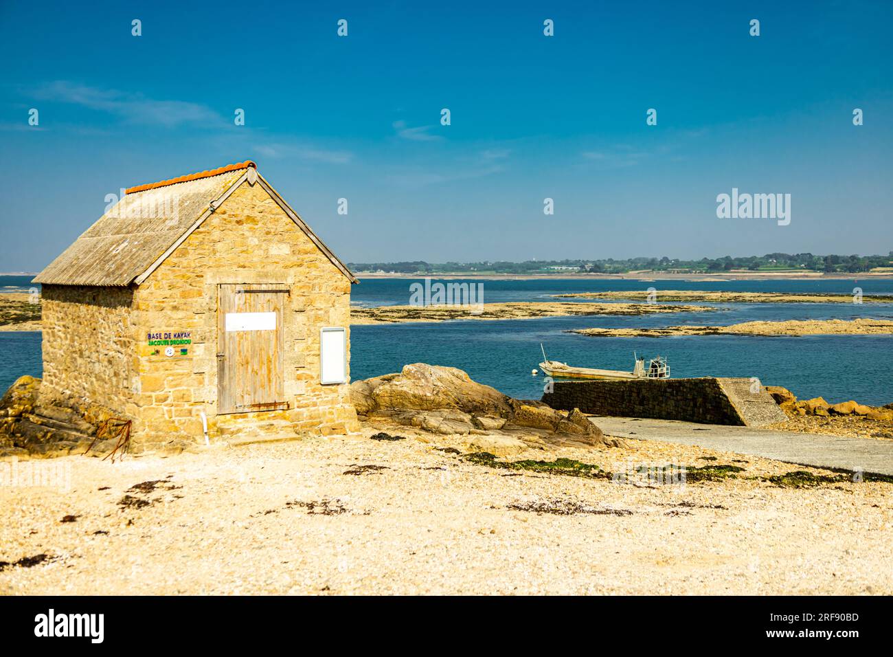 On the road in beautiful Brittany with all its highlights - France ...