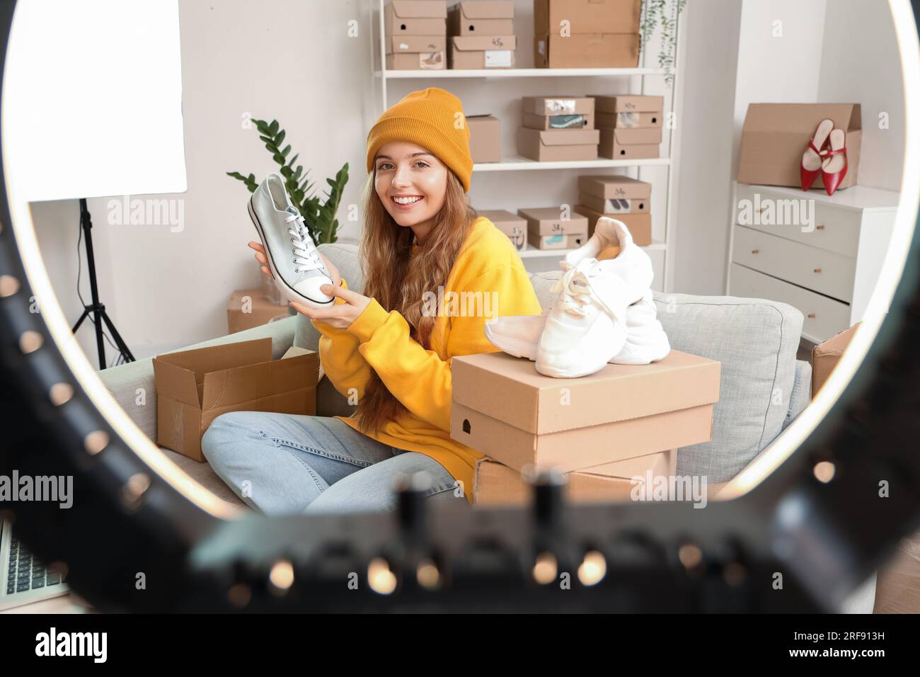 Recording sales hi-res stock photography and images - Alamy