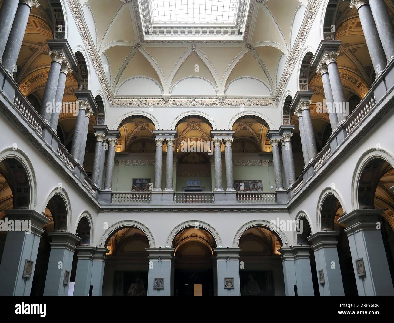 Renaissance Hall, Museum of Fine Arts, Museum der Schönen Künste, Szépmuvészeti Múzeum, Heroes ...