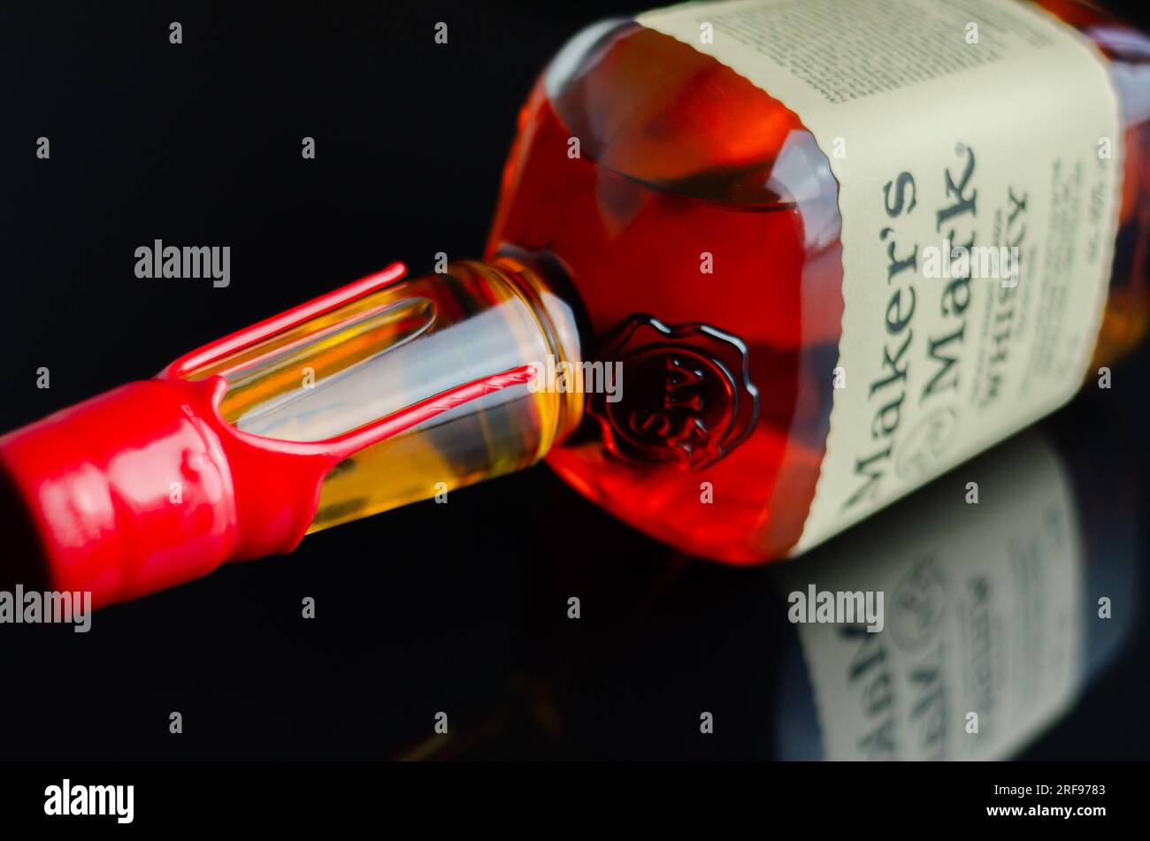 Suntory logo hi-res stock photography and images - Alamy
