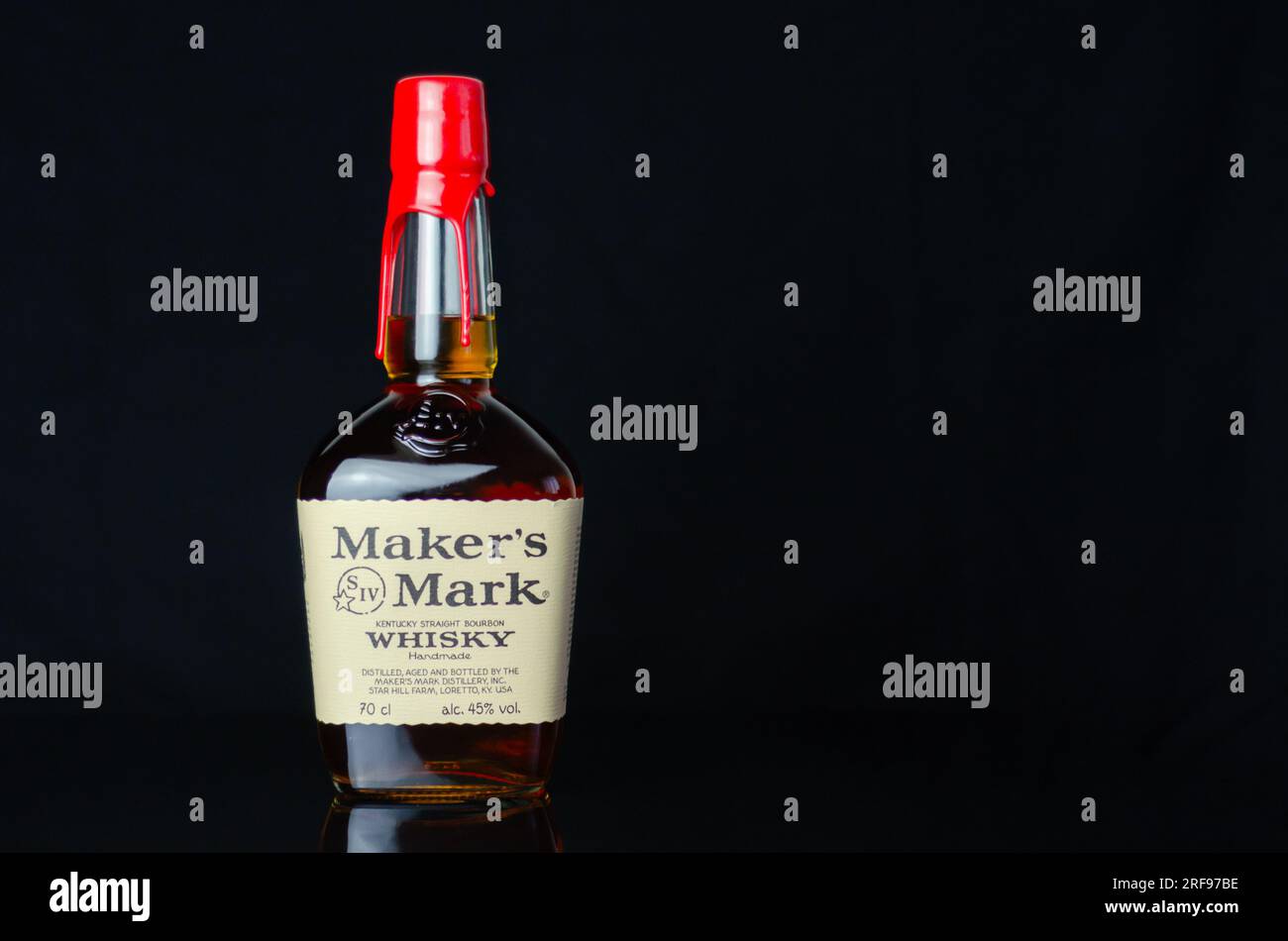 Suntory logo hi-res stock photography and images - Alamy
