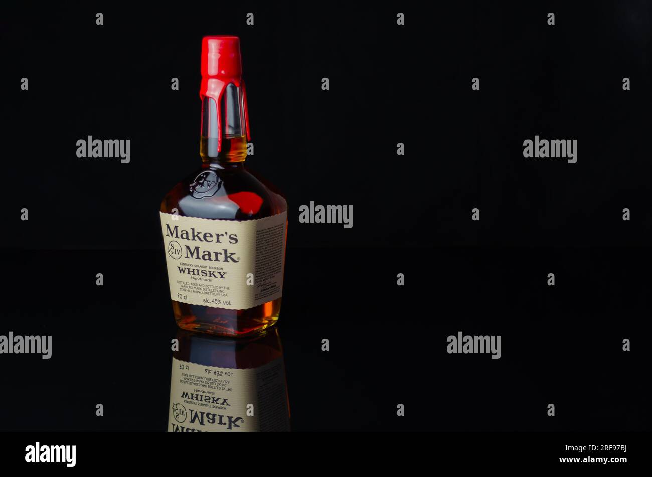 Suntory logo hi-res stock photography and images - Alamy