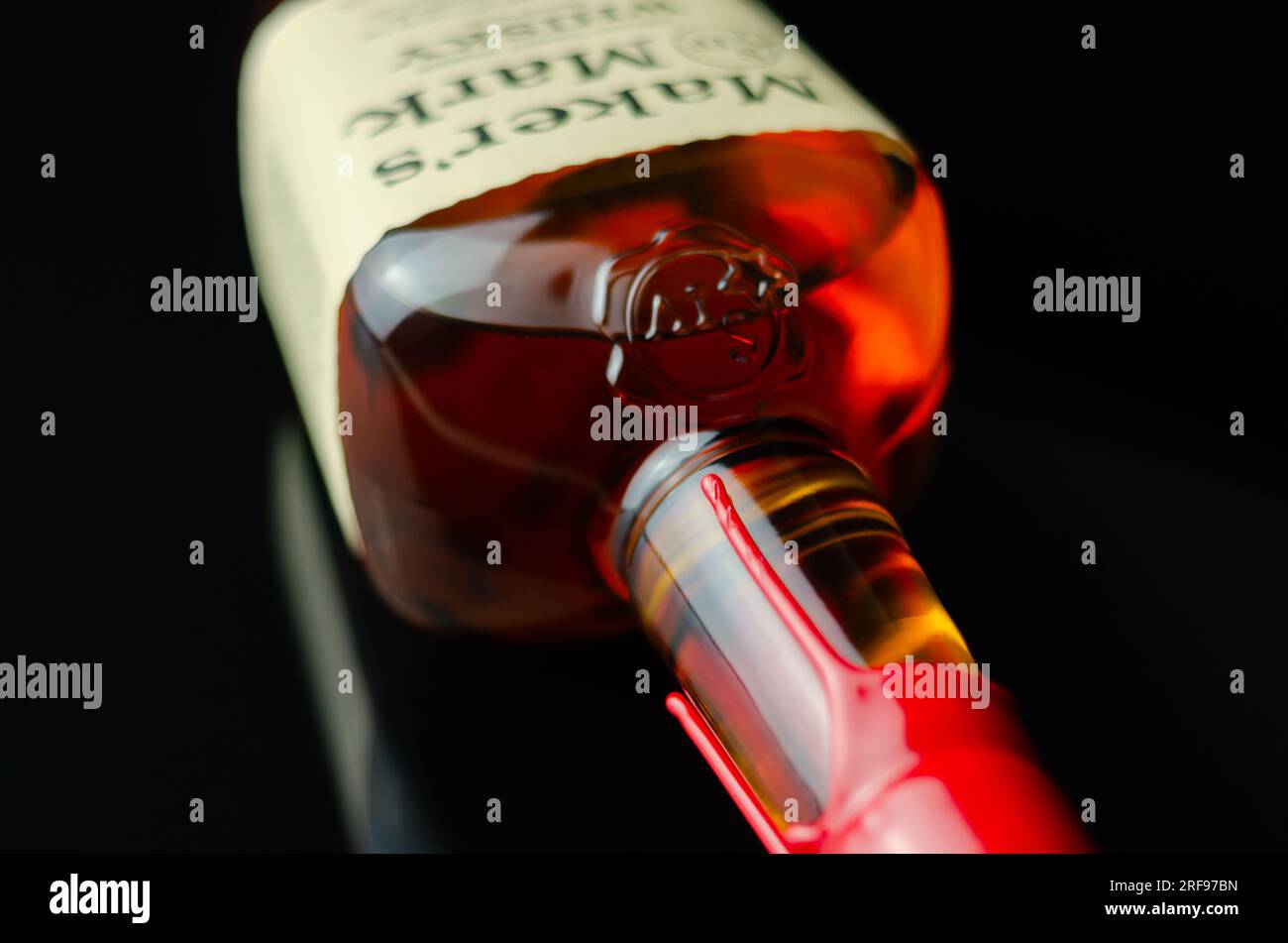 Suntory logo hi-res stock photography and images - Alamy