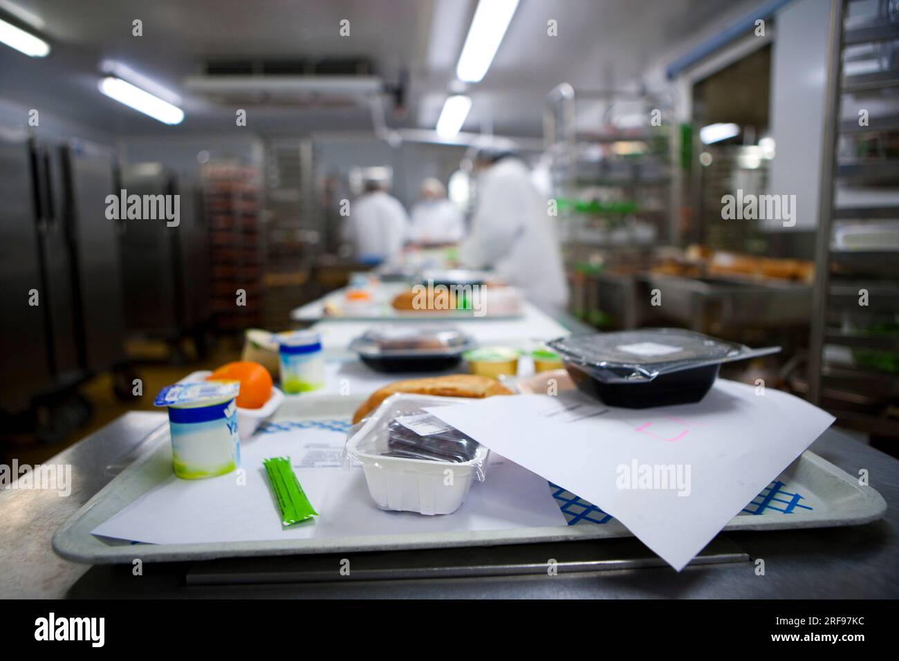 Hospital kitchen hi-res stock photography and images - Alamy
