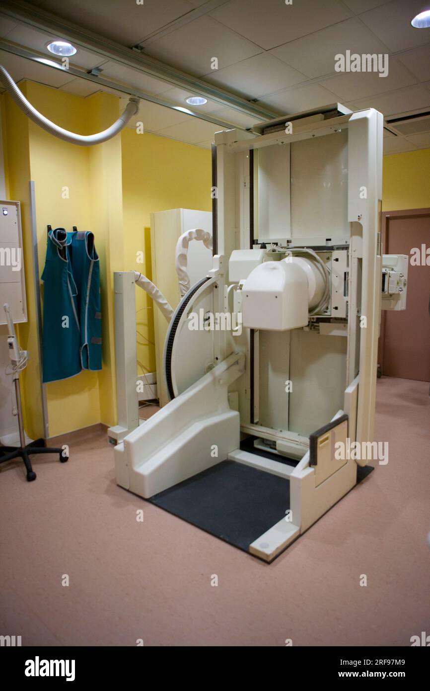 X ray center machine hi-res stock photography and images - Alamy