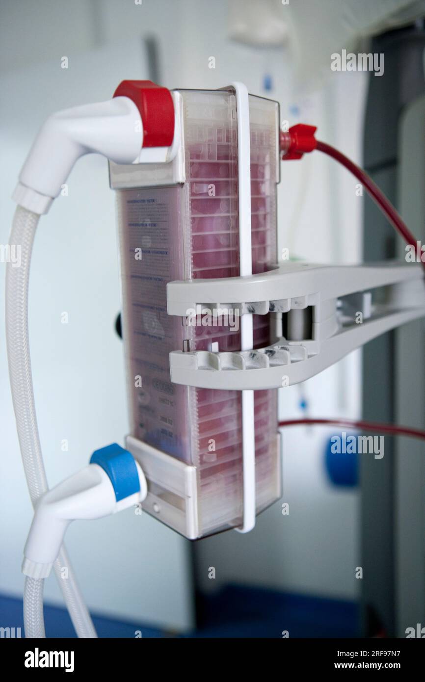 Dialyzer hi-res stock photography and images - Alamy