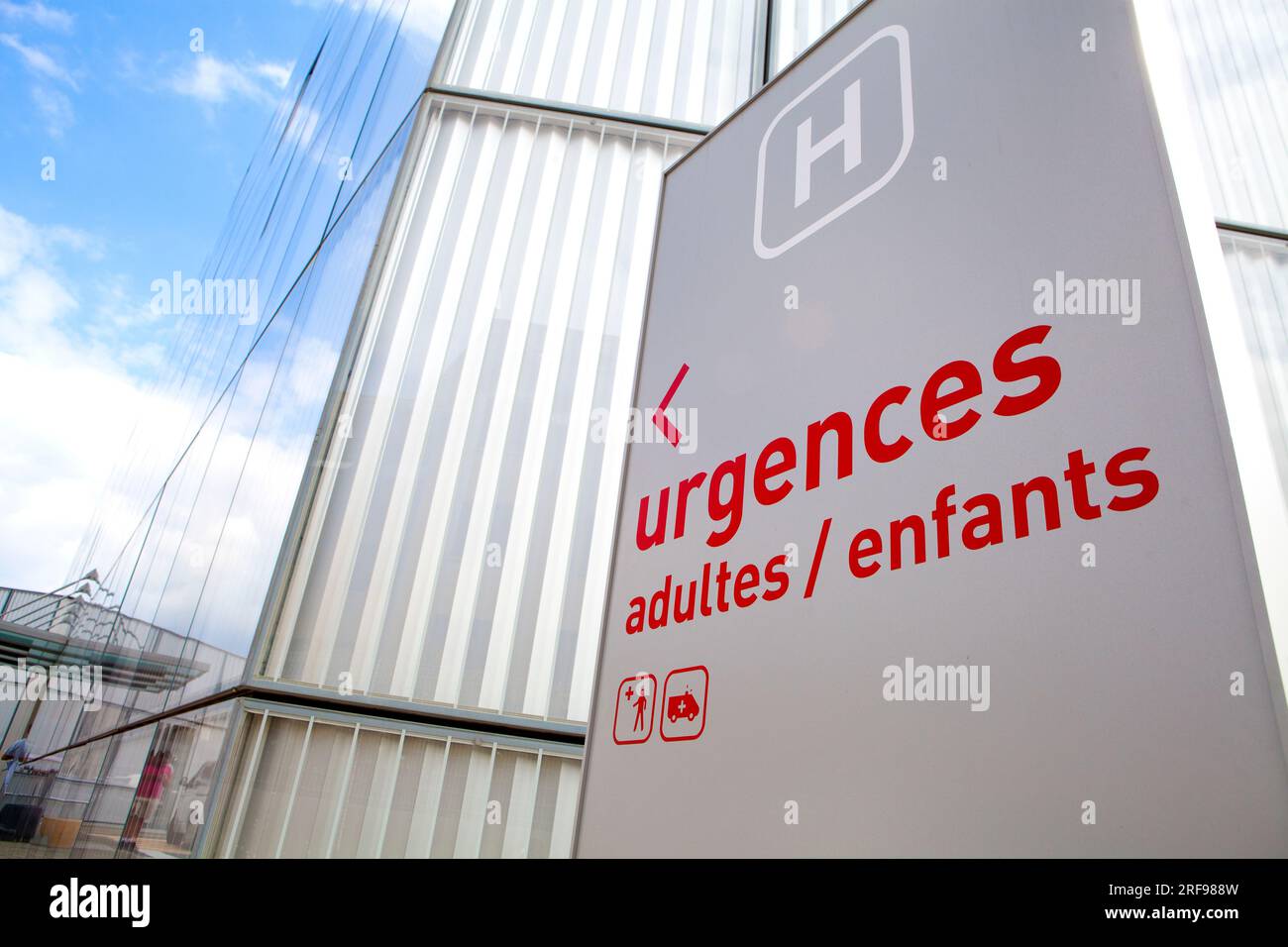 Emergency signaling for adults and children in a hospital in France ...