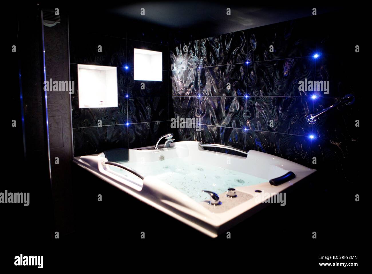 Doctor fish garra rufa hi-res stock photography and images - Alamy