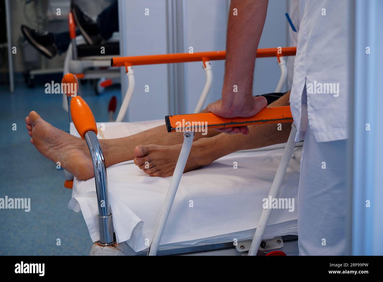 Intensive treatment room hi-res stock photography and images - Alamy