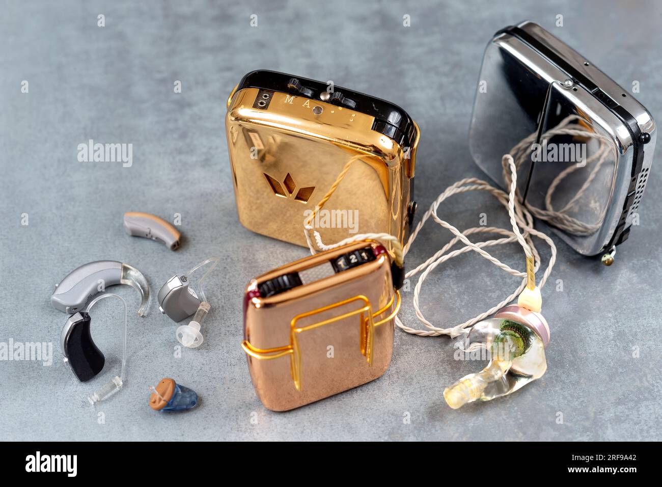Vintage hearing aid hi-res stock photography and images - Alamy