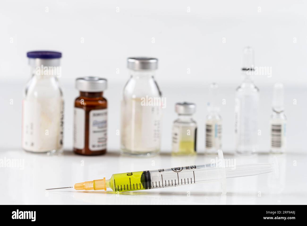 Vials syringe medication on hi-res stock photography and images - Alamy