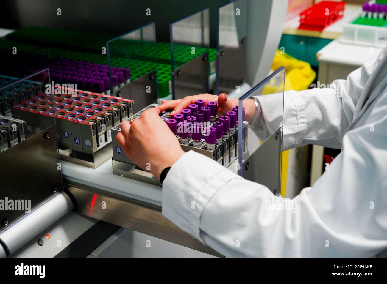 Technical platform of the Inovie 34 laboratory . Hematology tube sorter. NFS, blood count, VS ...
