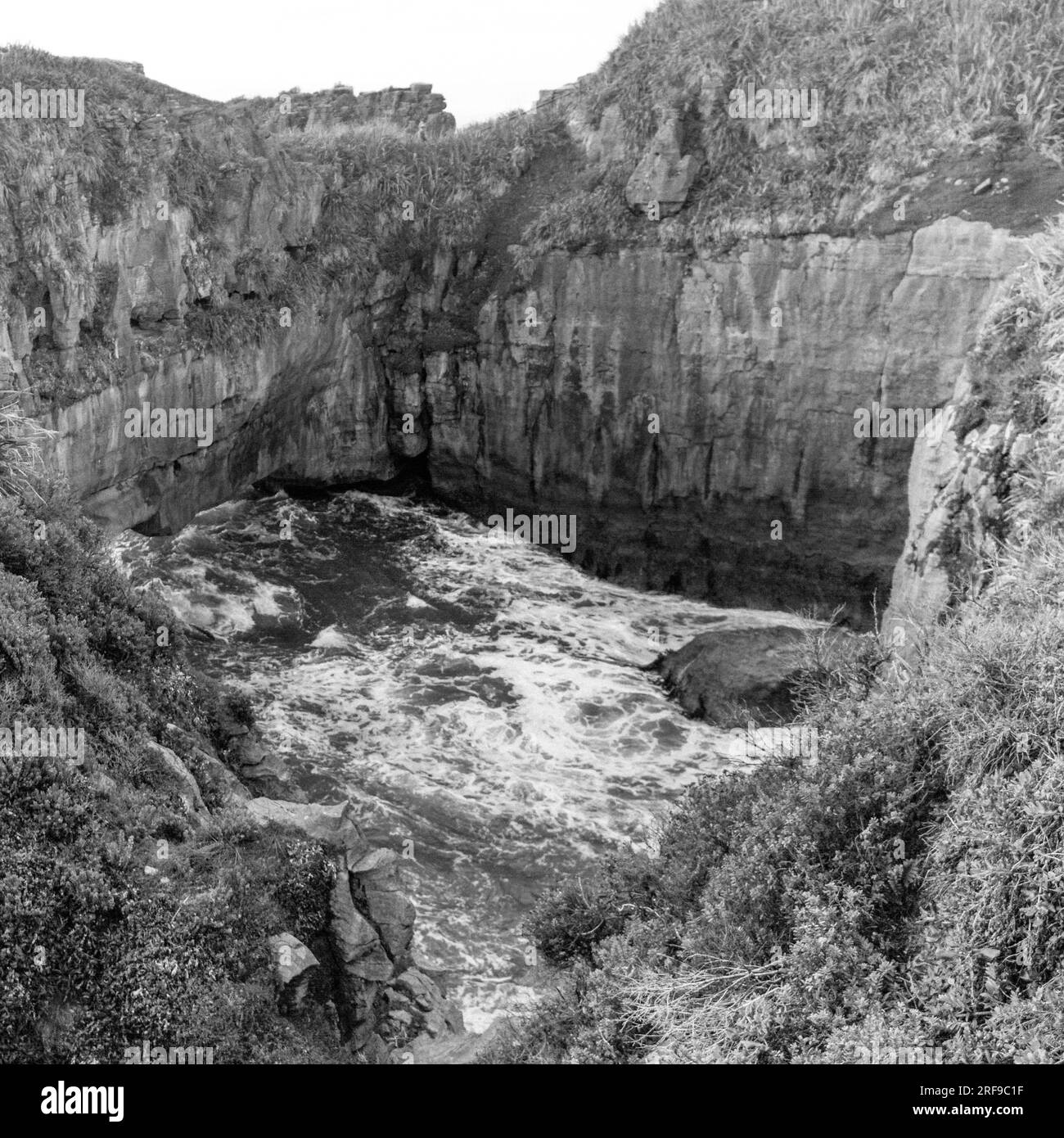 Dramatic view coast sunset Black and White Stock Photos & Images - Alamy