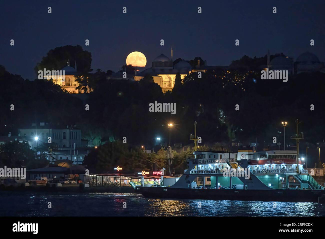 Istanbul, Turkey. 01st Aug, 2023. Super moon rises above Topkapi Palace ...