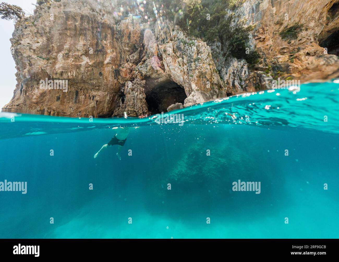 Unterwasser welle hi-res stock photography and images - Alamy