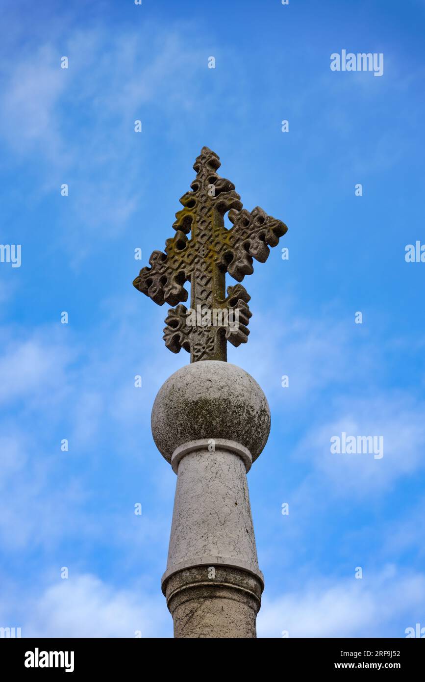 Exterior stone cross hi-res stock photography and images - Alamy