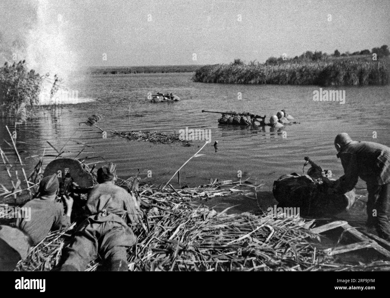 Fighting the nazis hi-res stock photography and images - Alamy