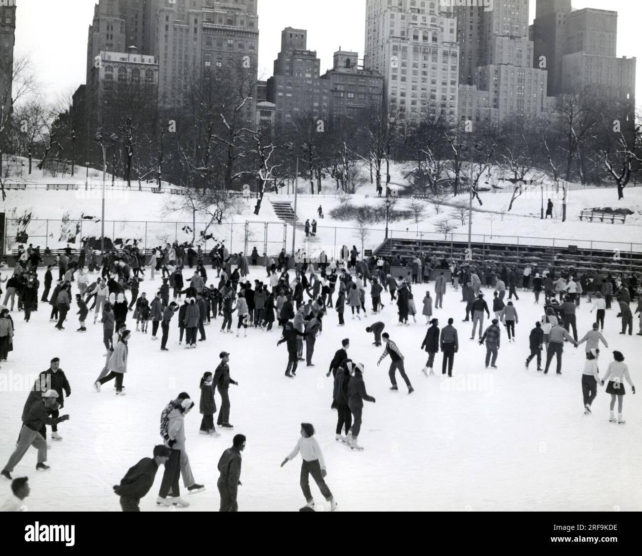 1950s new york city central park hi-res stock photography and images ...