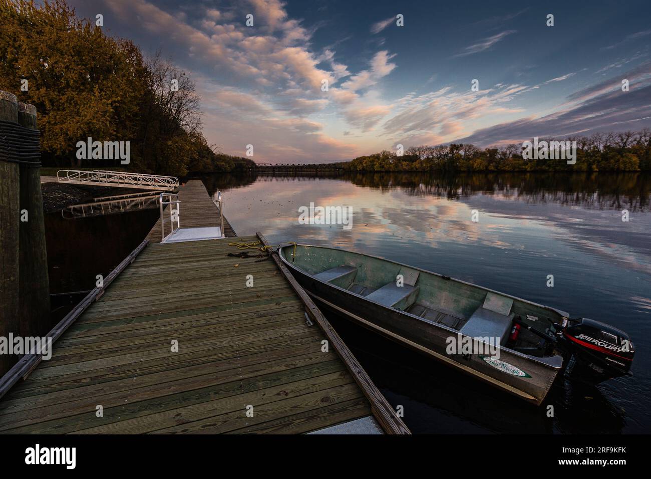 Boat Buckley Bridge Hartford Skyline Hartford, Connecticut, USA Stock ...