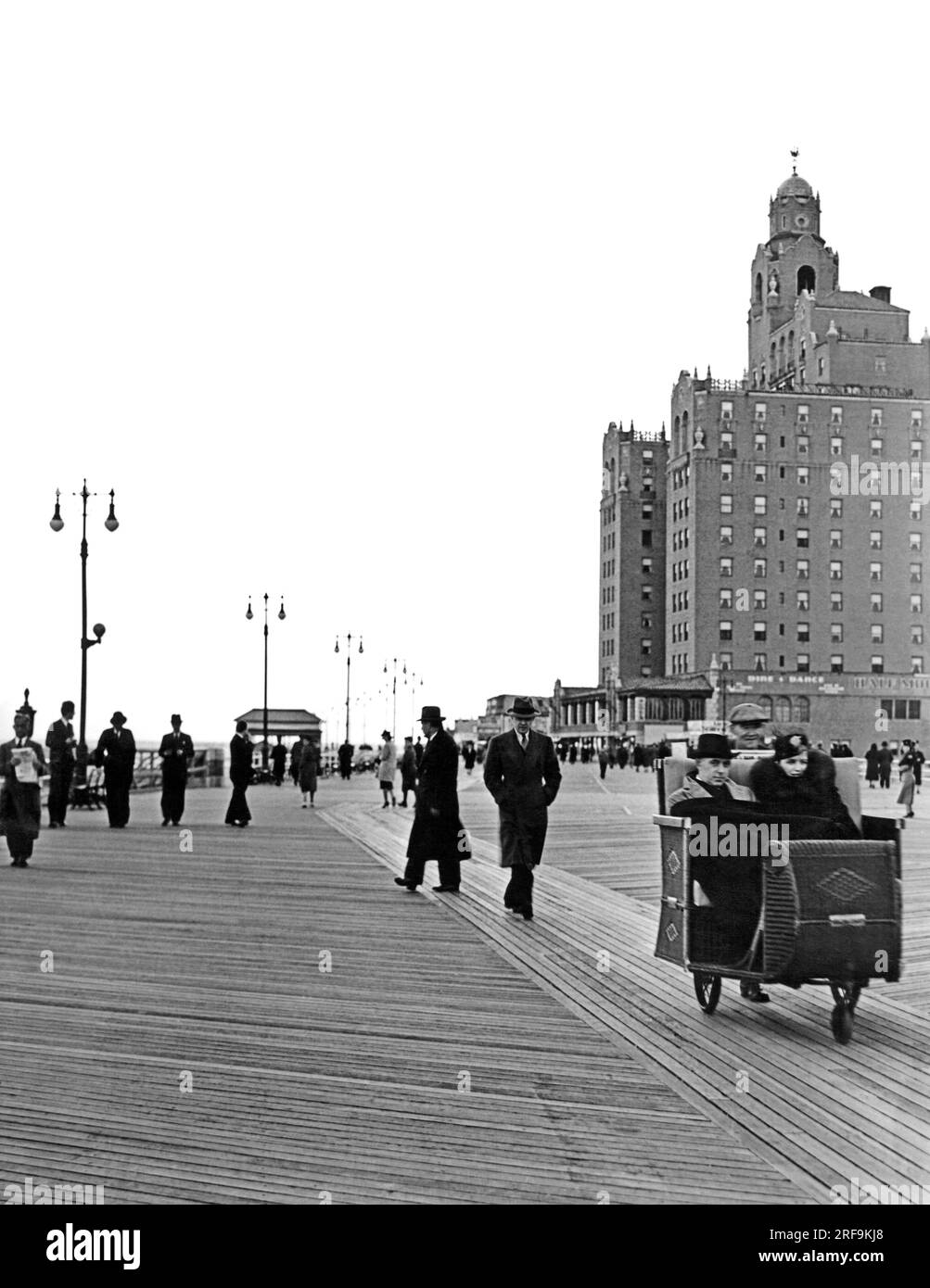 Coney island boardwalk 1930s hi-res stock photography and images - Alamy