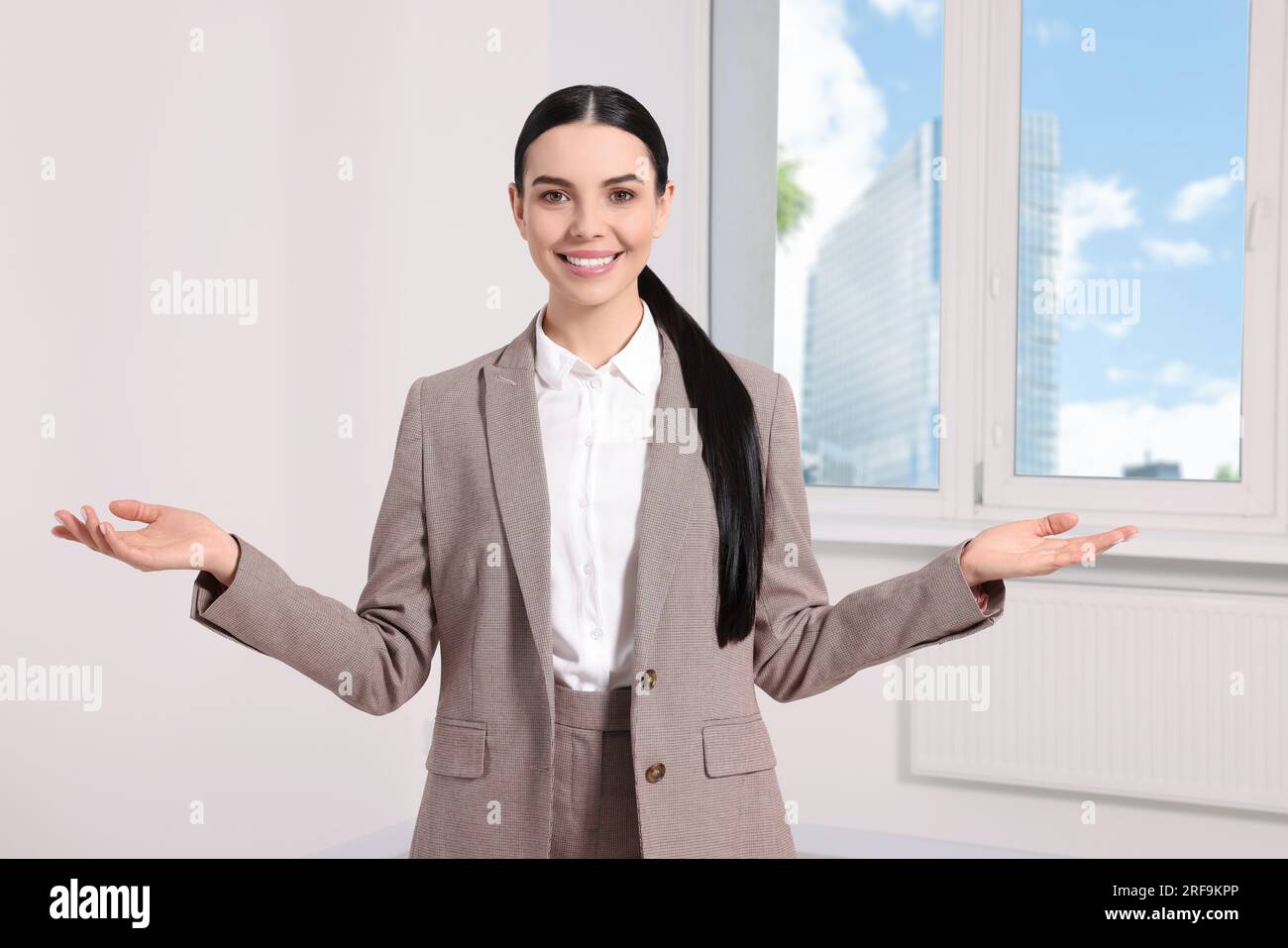 Nice suit hi-res stock photography and images - Alamy