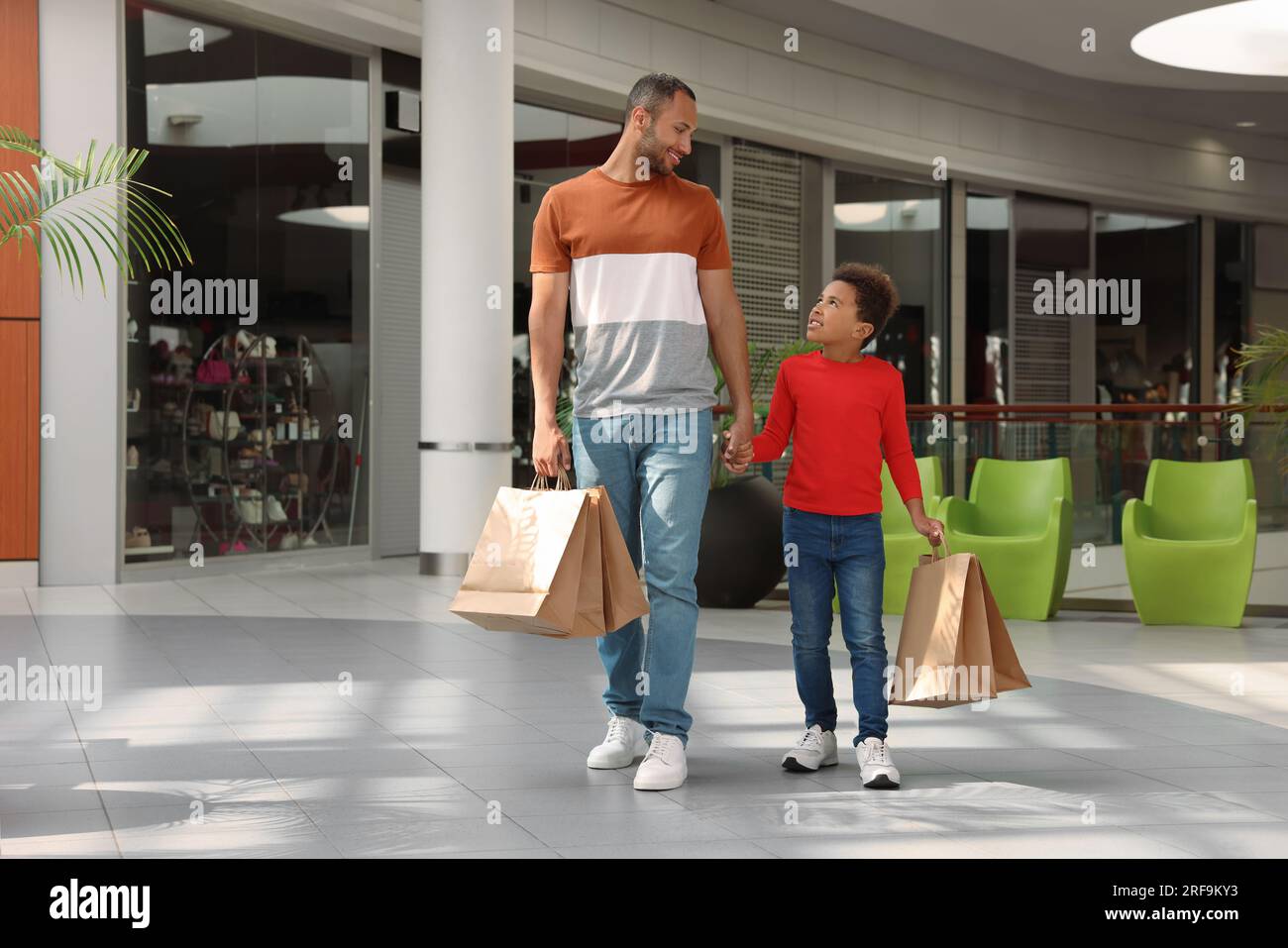 Happy biracial father hi-res stock photography and images - Alamy
