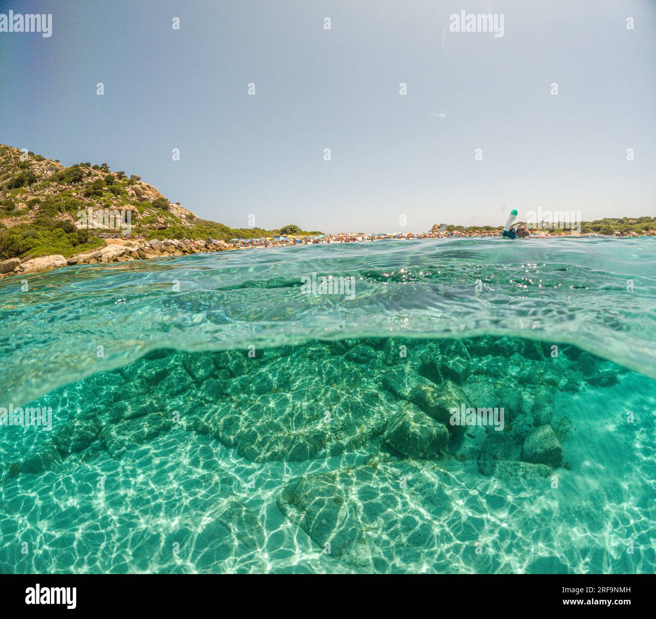 Halb unterwasser hi-res stock photography and images - Alamy