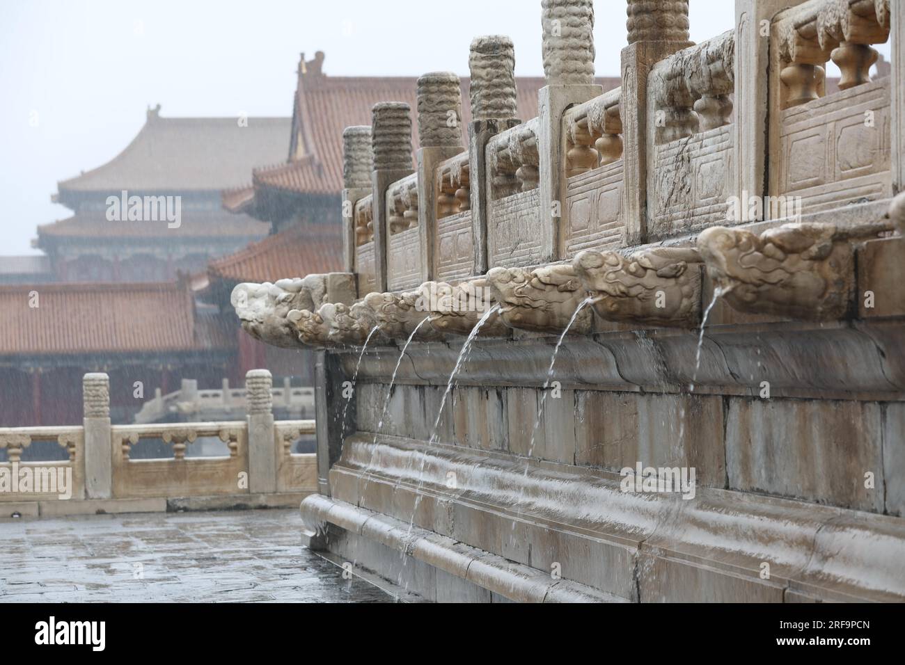 **CHINESE MAINLAND, HONG KONG, MACAU AND TAIWAN OUT** Rainwater spouts ...