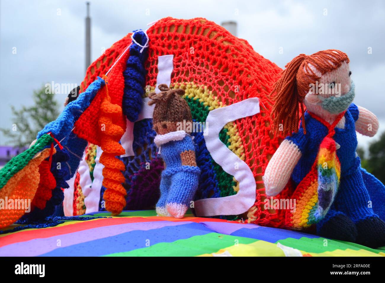 Royal Mail post box, decorated on top knitted NHS sign yarn bombing ...