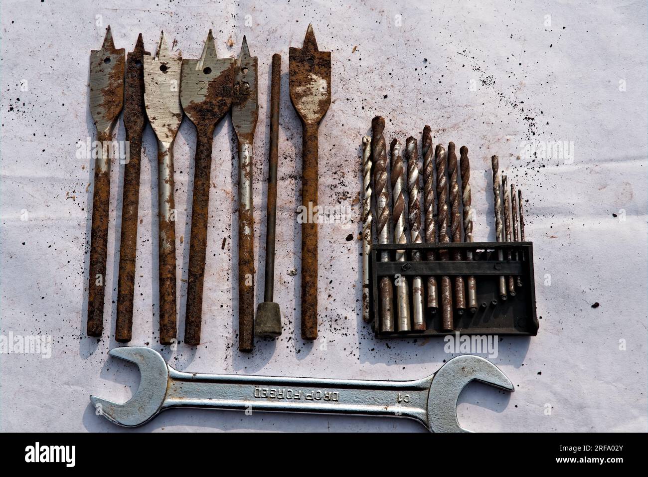 Messy dust sheet hi-res stock photography and images - Alamy