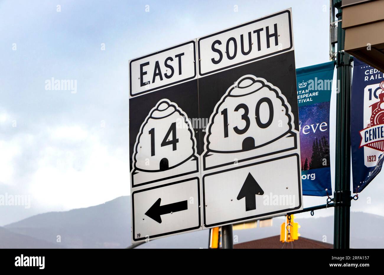 Beehive symbol hi-res stock photography and images - Alamy