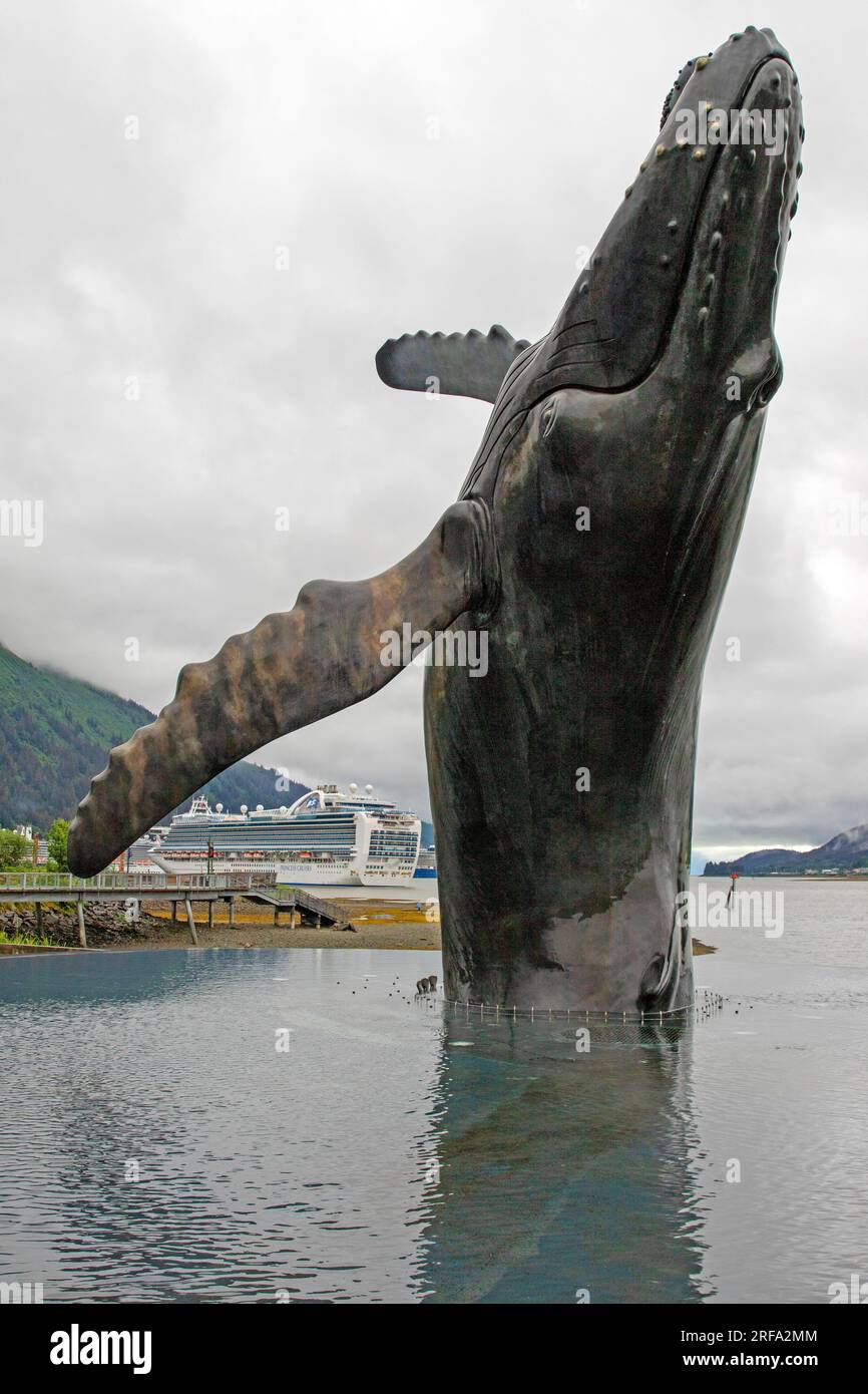Tahku humpback whale sculpture and cruise ship in Juneau Stock Photo ...