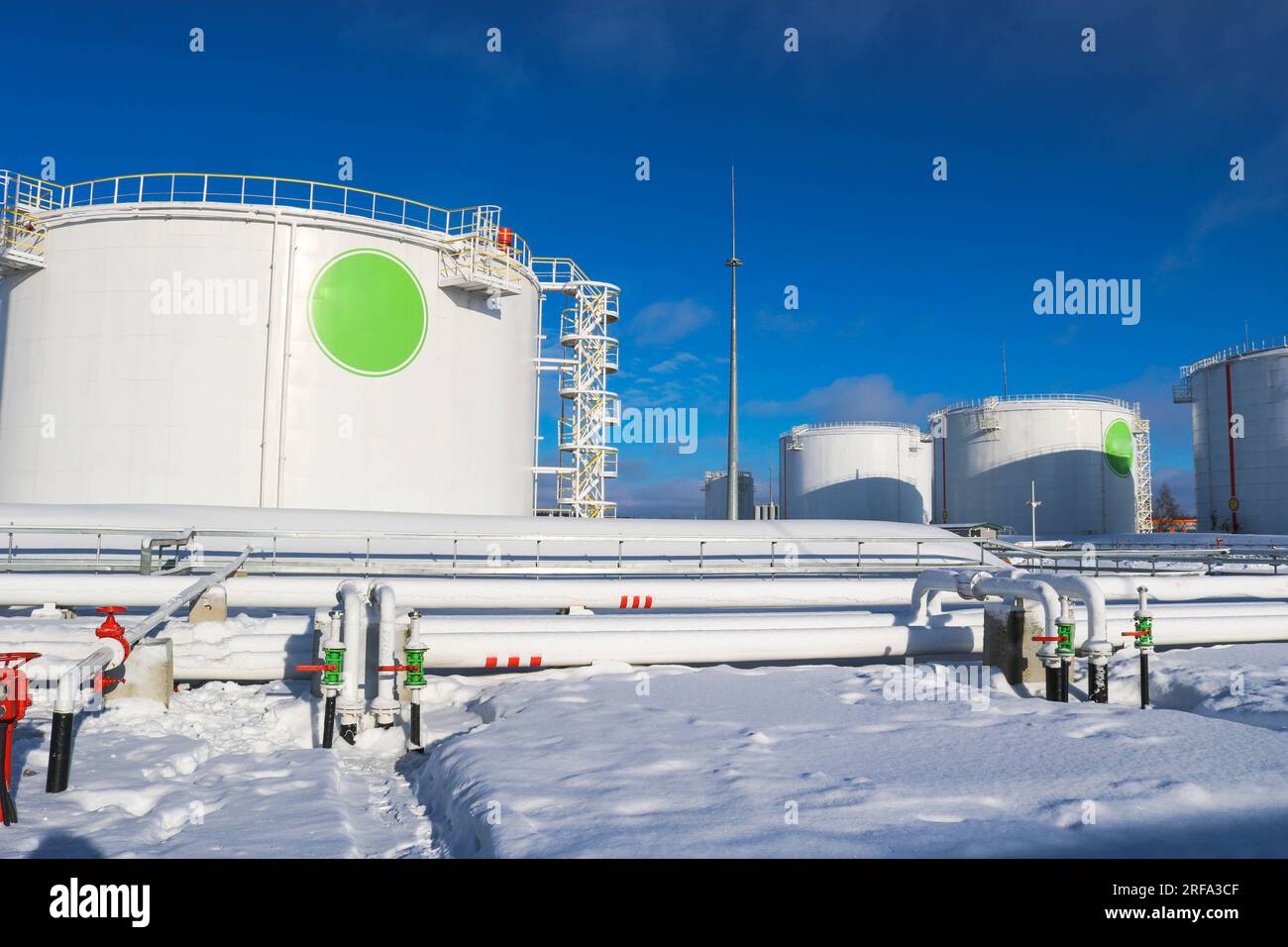 Large blue refinery pipes flanges hi-res stock photography and images ...