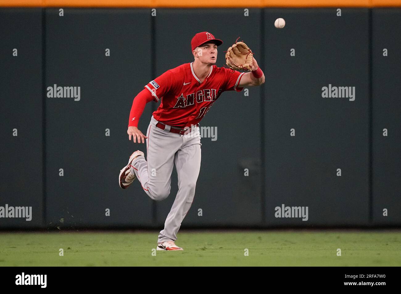 Los Angeles Angels right fielder Mickey Moniak (16) makes a running ...