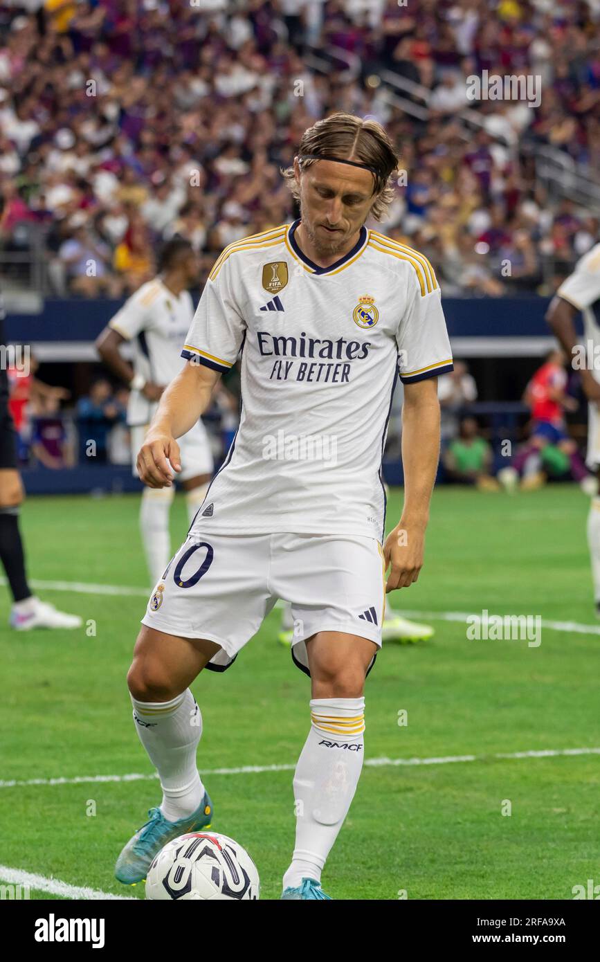 ARLINGTON, TX - JULY 29: Real Madrid midfielder Luka Modrić (10) pushes ...