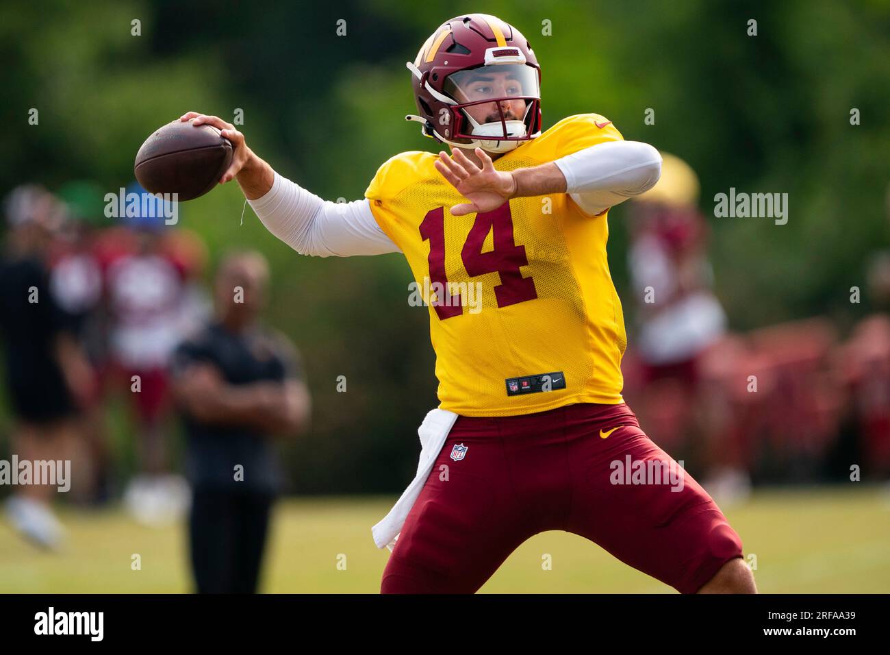 Washington Commanders quarterback Sam Howell throws a pass during an ...