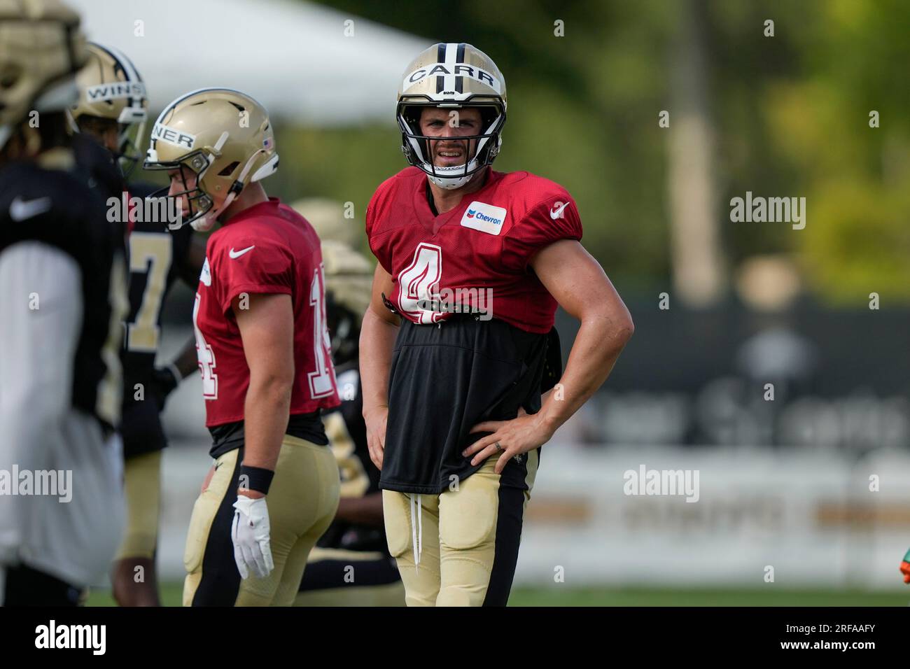 New Orleans Saints quarterback Derek Carr (4) runs through drills at ...