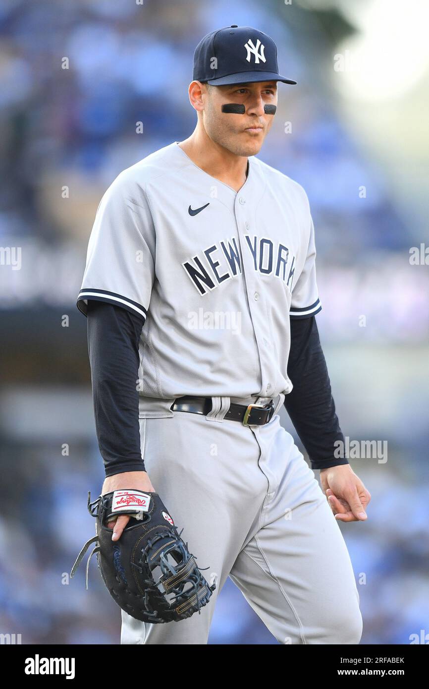 LOS ANGELES, CA - JUNE 04: New York Yankees first baseman Anthony Rizzo ...