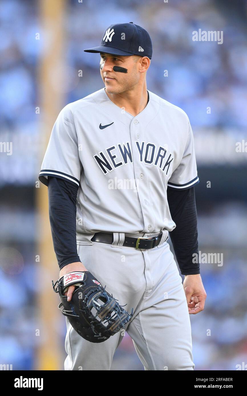 LOS ANGELES, CA - JUNE 04: New York Yankees first baseman Anthony Rizzo ...